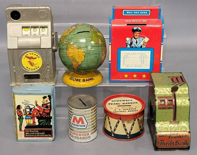 Seven vintage tin banks (#0448) on Jun 25, 2022 ...