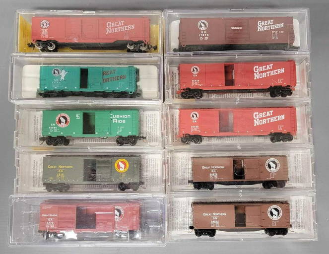 Ten Mixed Maker N Scale Great Northern Box Cars In Original Boxes