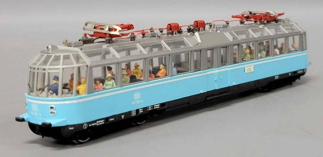 Roco 43932 HO scale European electric trolley - Nov 26, 2022 ...