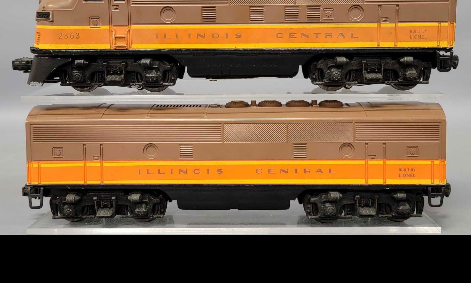 Lionel postwar O 2363 Illinois Central F-3 diesel locomotive AB set ...