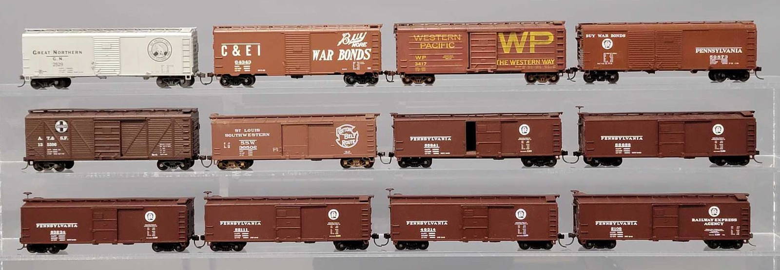 Twelve built up HO scale box cars and reefers (#0219) on Apr 15, 2023 ...