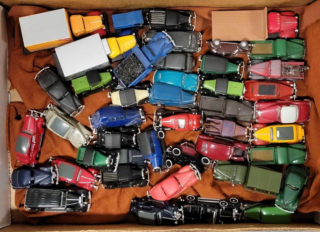 Great group of HO scale plastic vehicles with a few having been ...