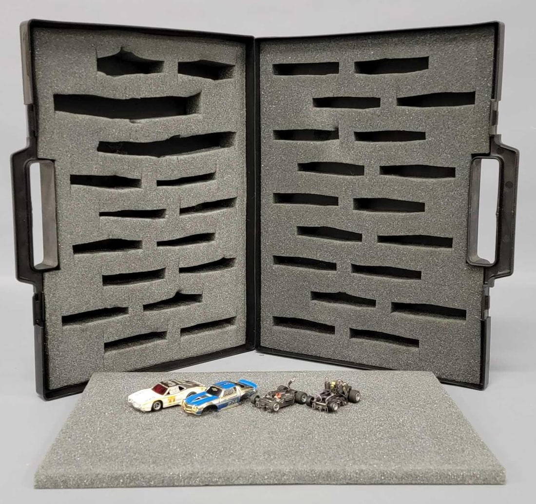 Nice Slot Car Carrying Case With 2 Bodies And 3 Chassis Auction