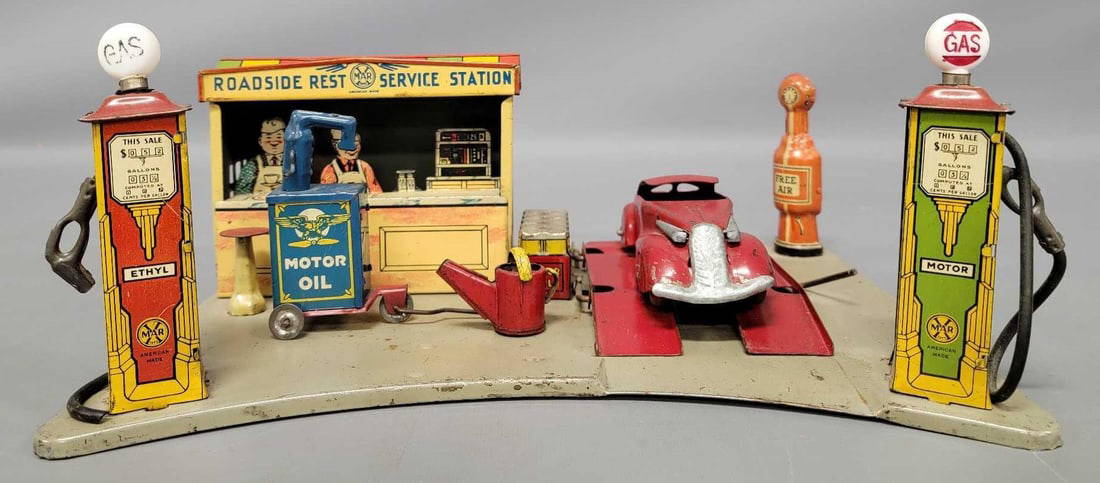 Marx Tin Lithographed Roadside Rest Service Station With Accessories