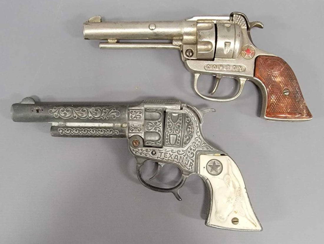 Hubley Texan Jr And Hubley Cowboy Cap Guns Auction