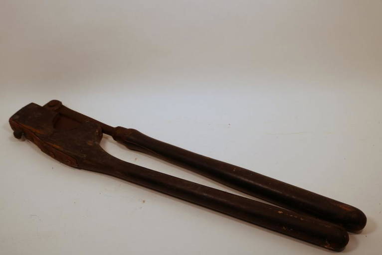 Primitive Cutter Amputation Device