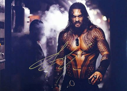 Aquaman Jason Momoa Signed Photograph