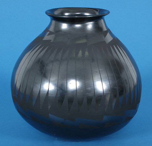 Mata Ortiz Pottery Olla By Jesus Pina 10" H. 10" D