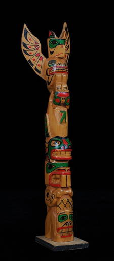Totem Carved with Thunderbird, Whale and Bear Holding S - Jun 23, 2013 ...