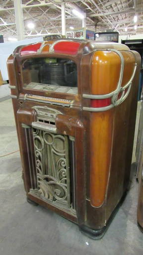 Wurlitzer Jukebox Model 700 For Restoration