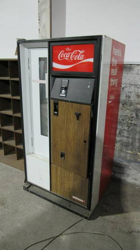 1970's Coca Cola / Coke Machine