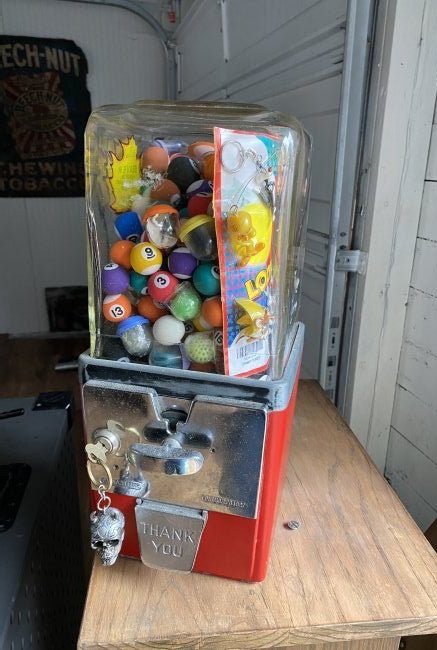 Beaver 1 Cent Coin Operated Gumball Vendor - Feb 27, 2020 | Jaybird ...