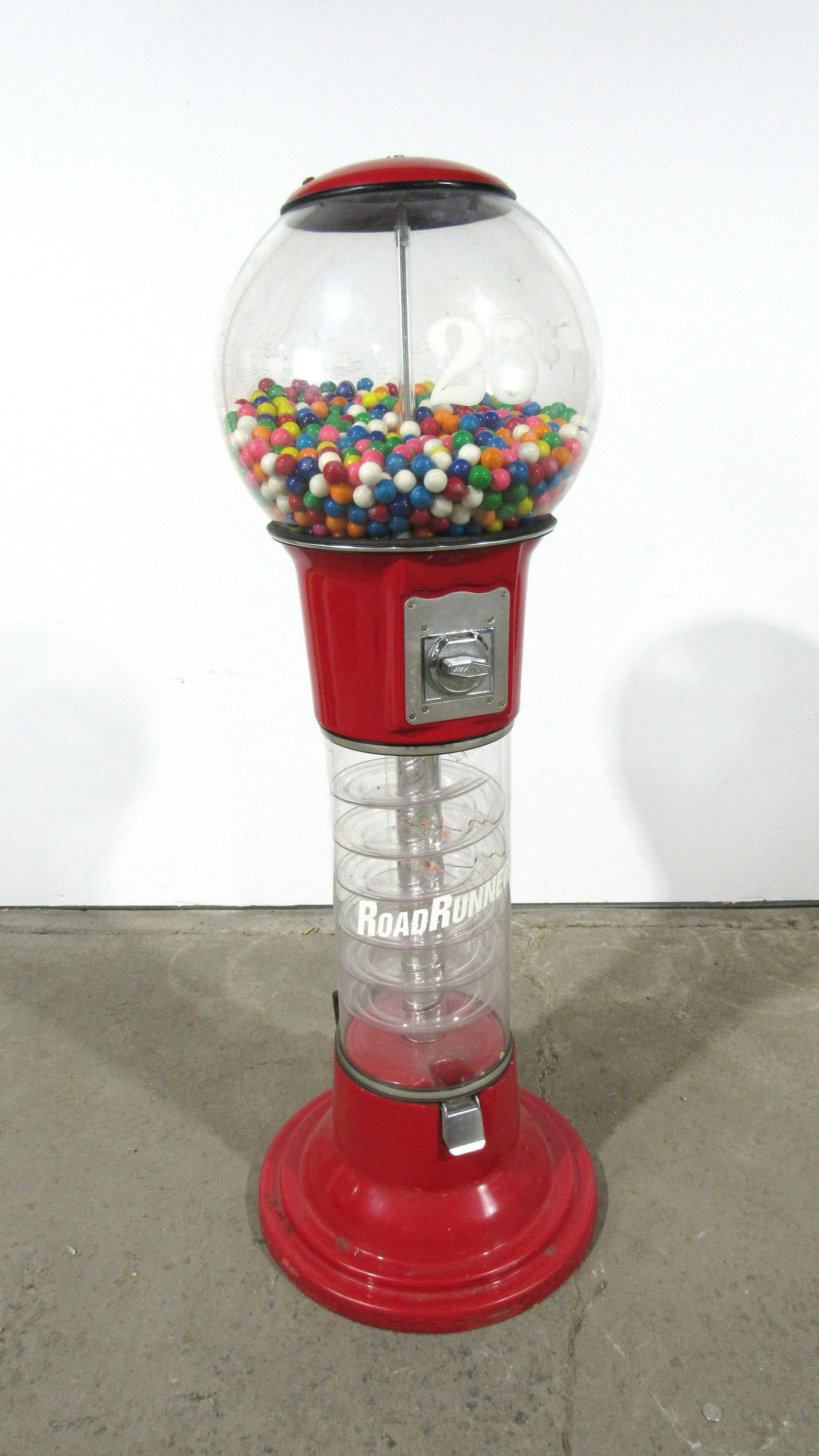 Road Runner 25 Cent Coin Operated Gumball Machine - Jun 18, 2020 ...