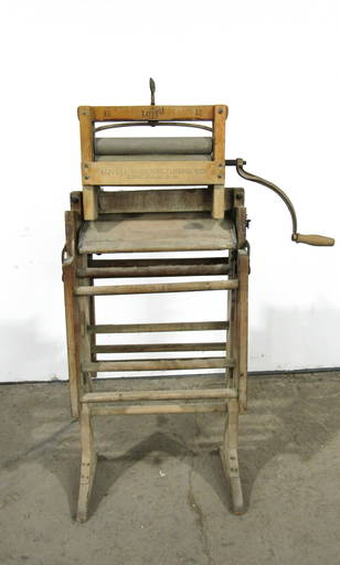 Lovell Manufacturing Of Erie Wash Tub Ringer And Stand