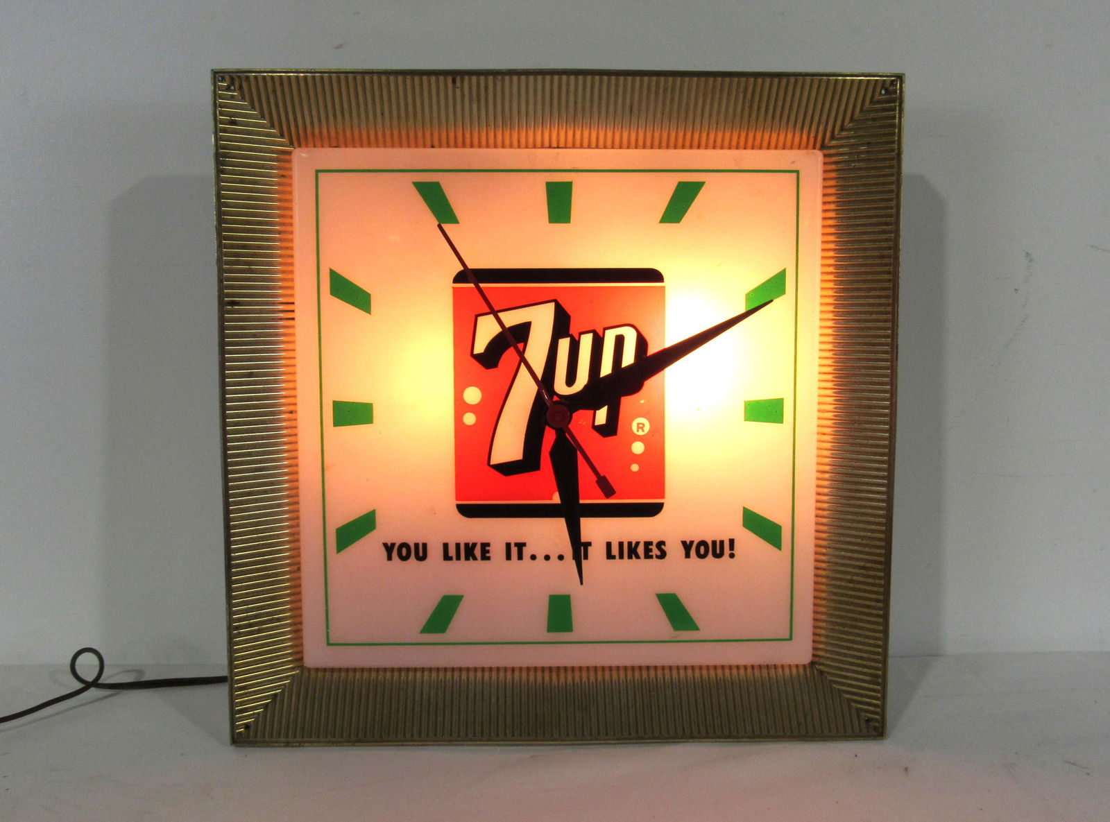 Light Up 7 Up Advertising Clock