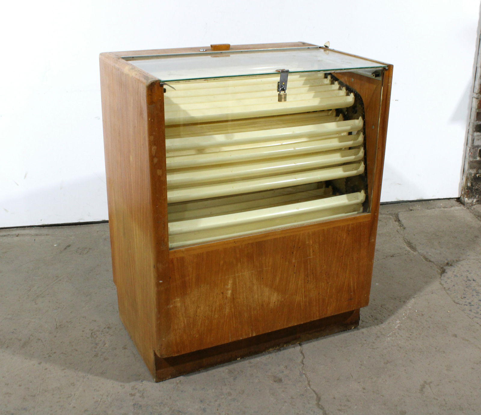 The Berg Motion Display Case