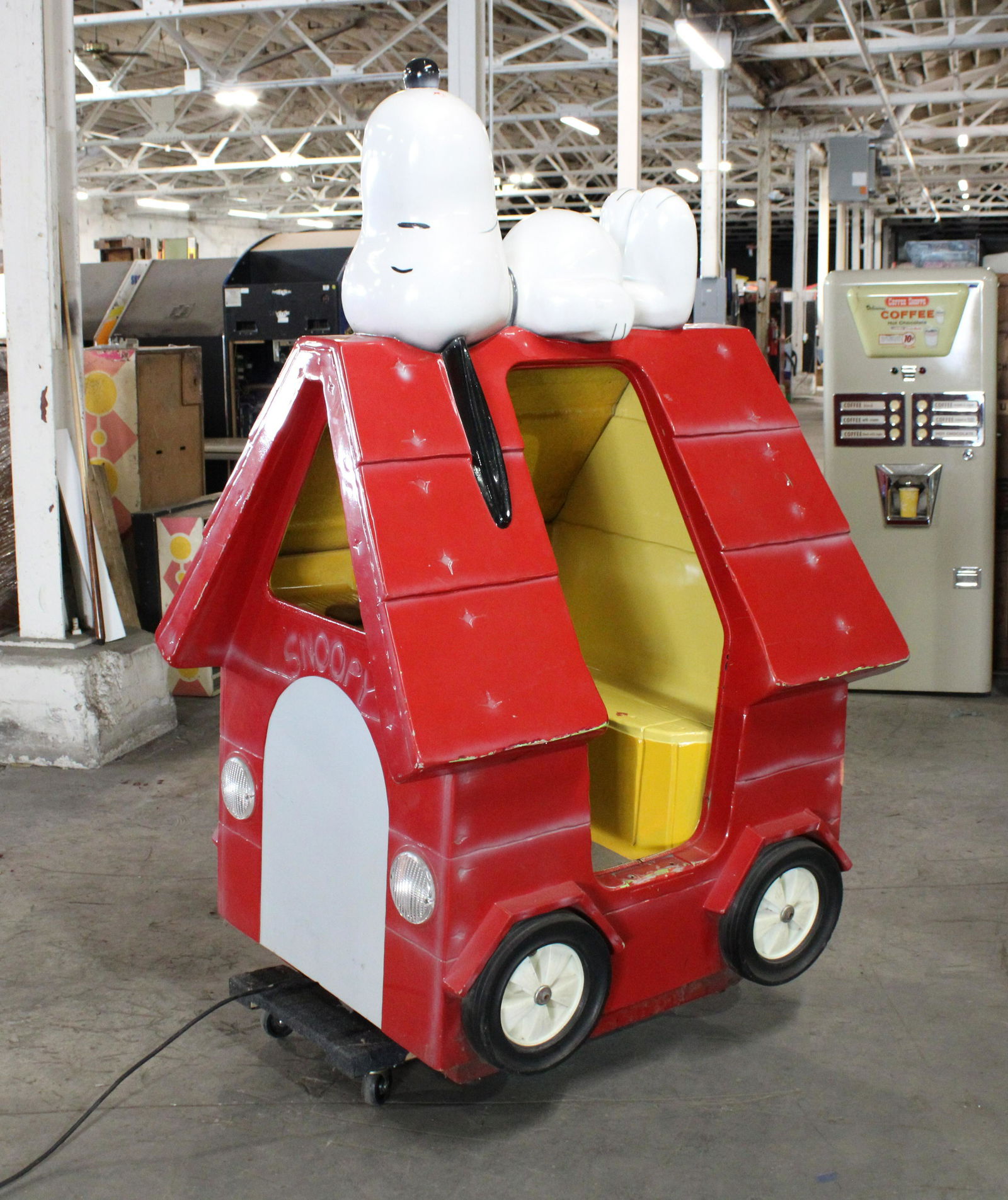 Peanuts Snoopy Coin Operated Kiddie Ride