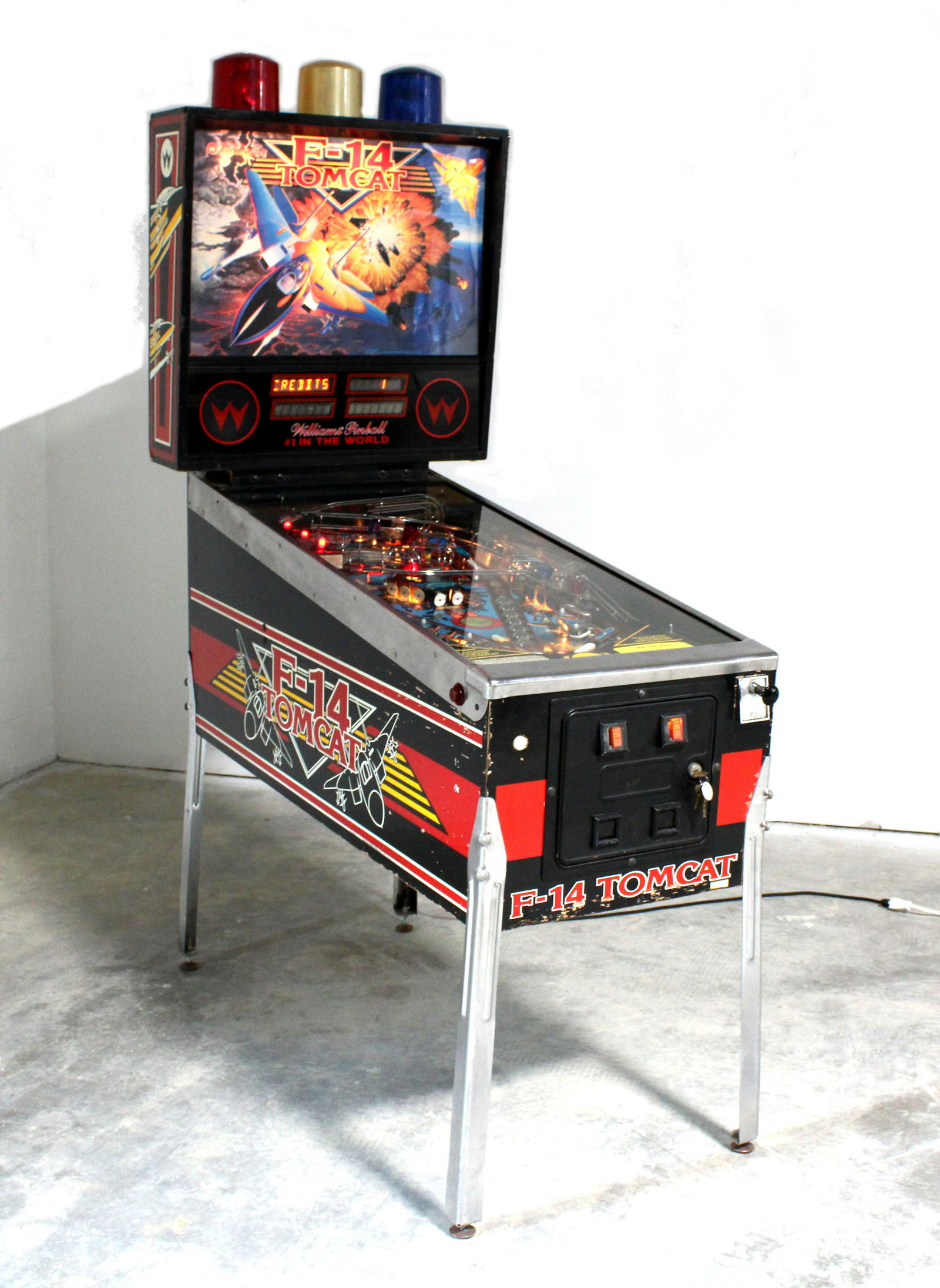 Williams F 14 Tomcat Pinball Machine
