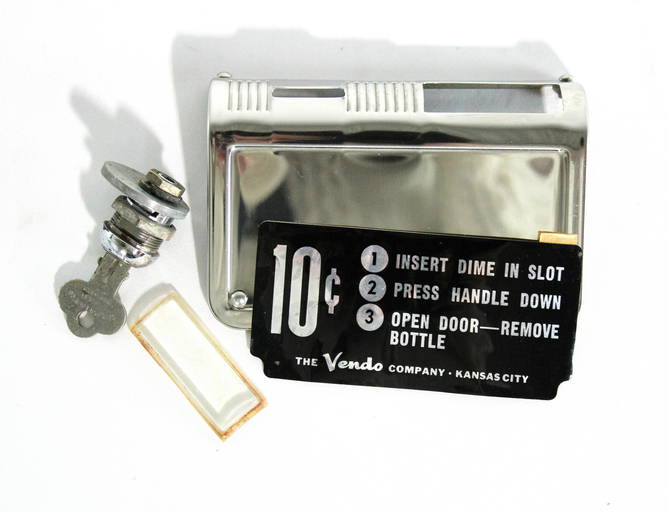 Repro Vendo 39 Coin Entry Bezel With Lock & Key