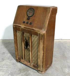 Philco Model 38 7 Floor Model Radio