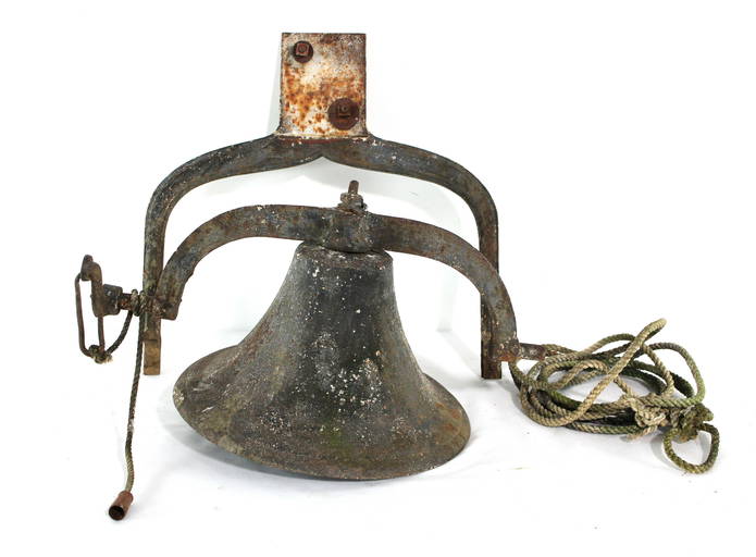 Farmhouse Dinner Bell - May 26, 2022 | Jaybird Auctions in MD