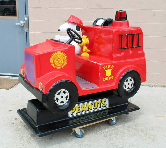 Peanuts Snoopy Coin Op Kiddie Ride