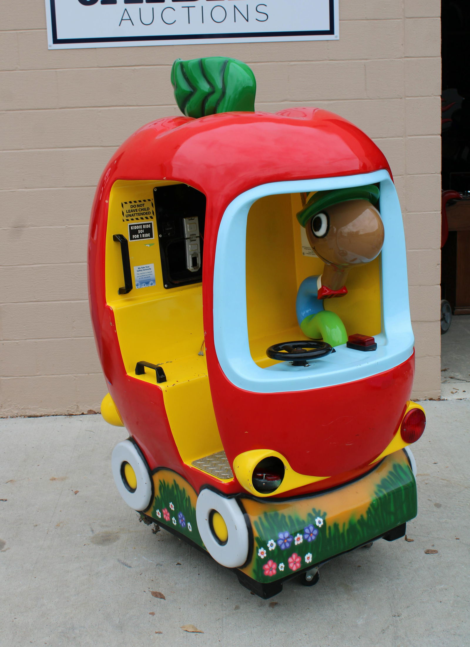 Richard Scarry Apple Coin Op Kiddie Ride (#0364) on Jan 05, 2023 ...