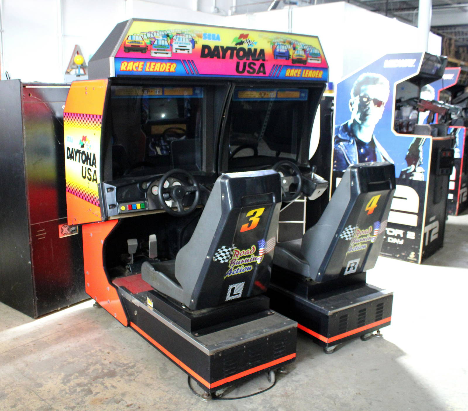 Daytona Sit Down Racing Arcade Game With Header Auction