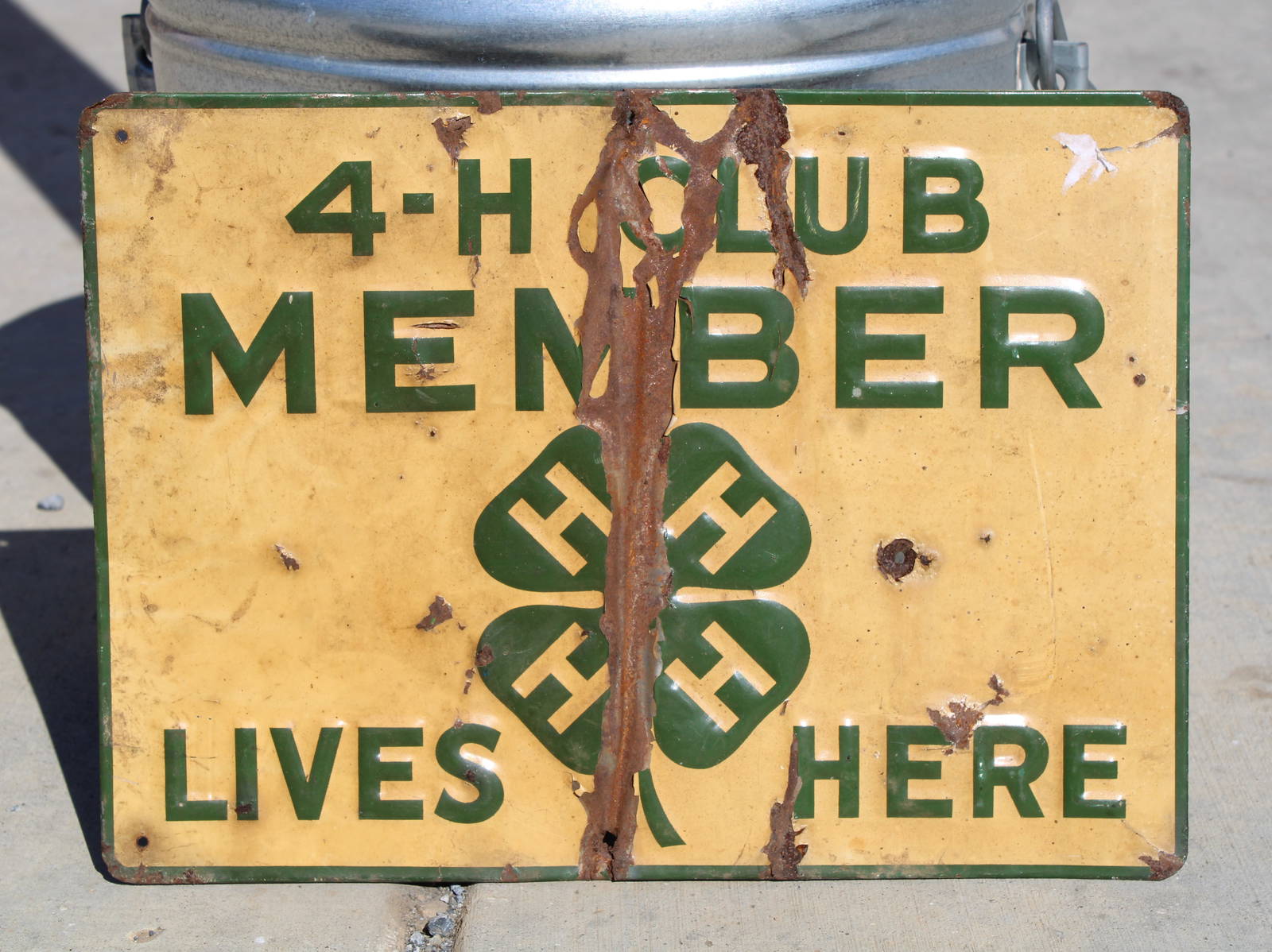 4-h Club Member Embossed Sign Auction