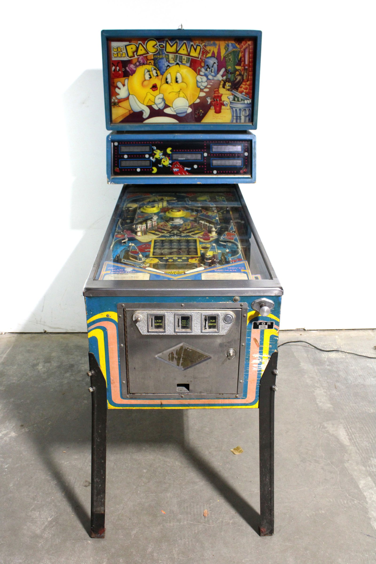 Bally Mr. & Mrs. Pac-man Pinball Machine Auction
