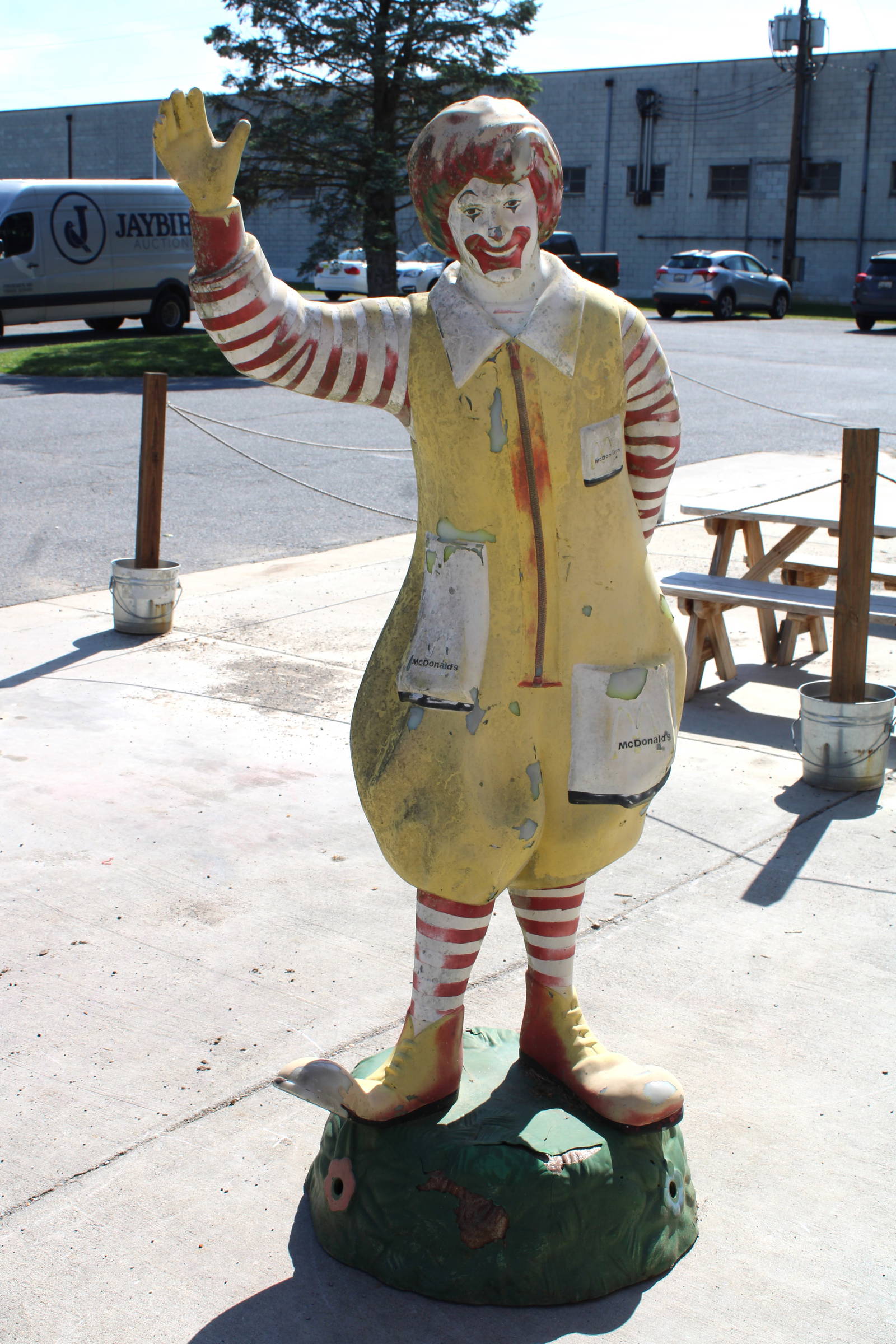 6.5ft Ronald Mcdonald Fiberglass Statue From Mcdonald's Auction