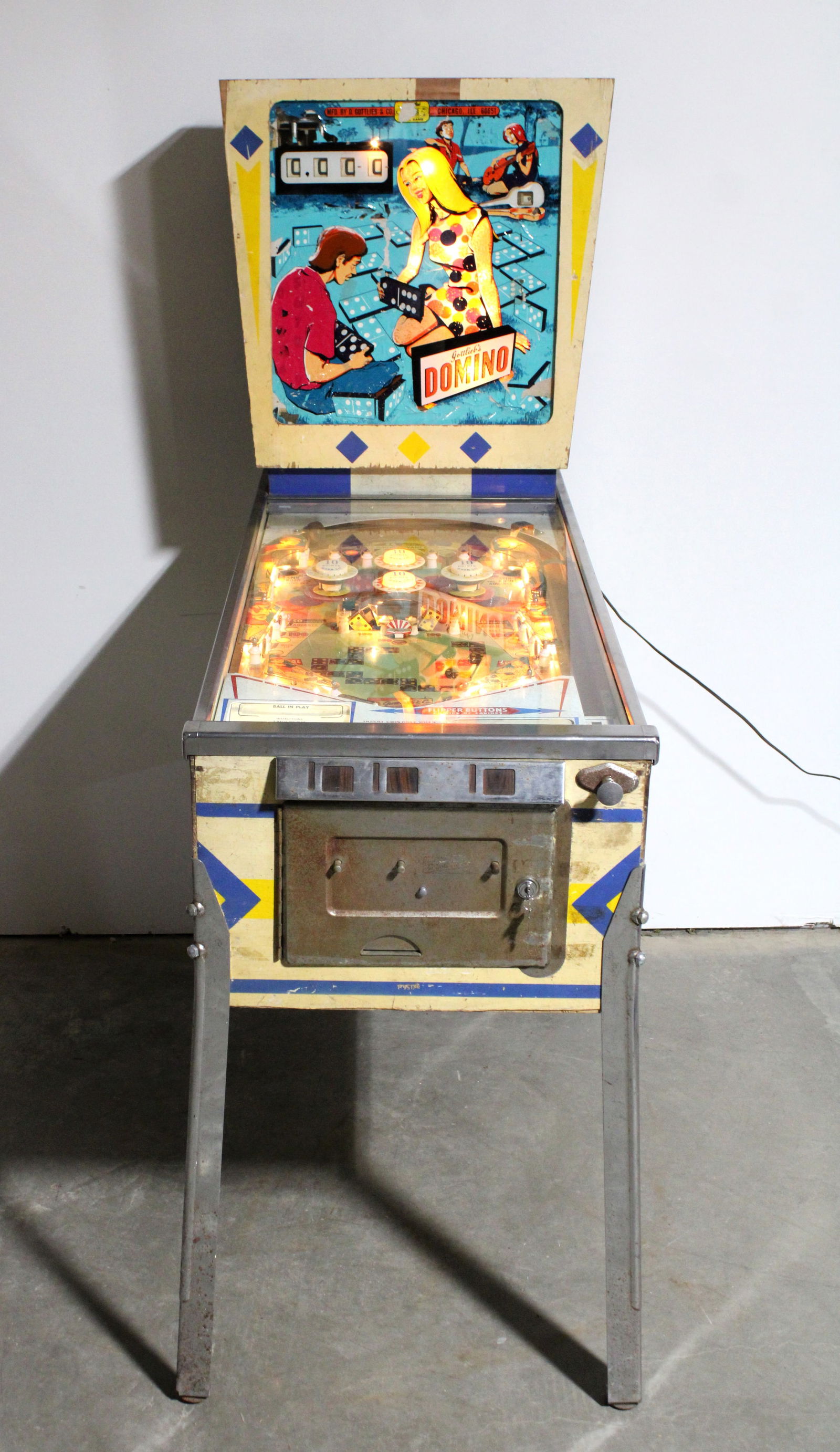 Gottlieb Domino Wedgehead Pinball Machine Auction