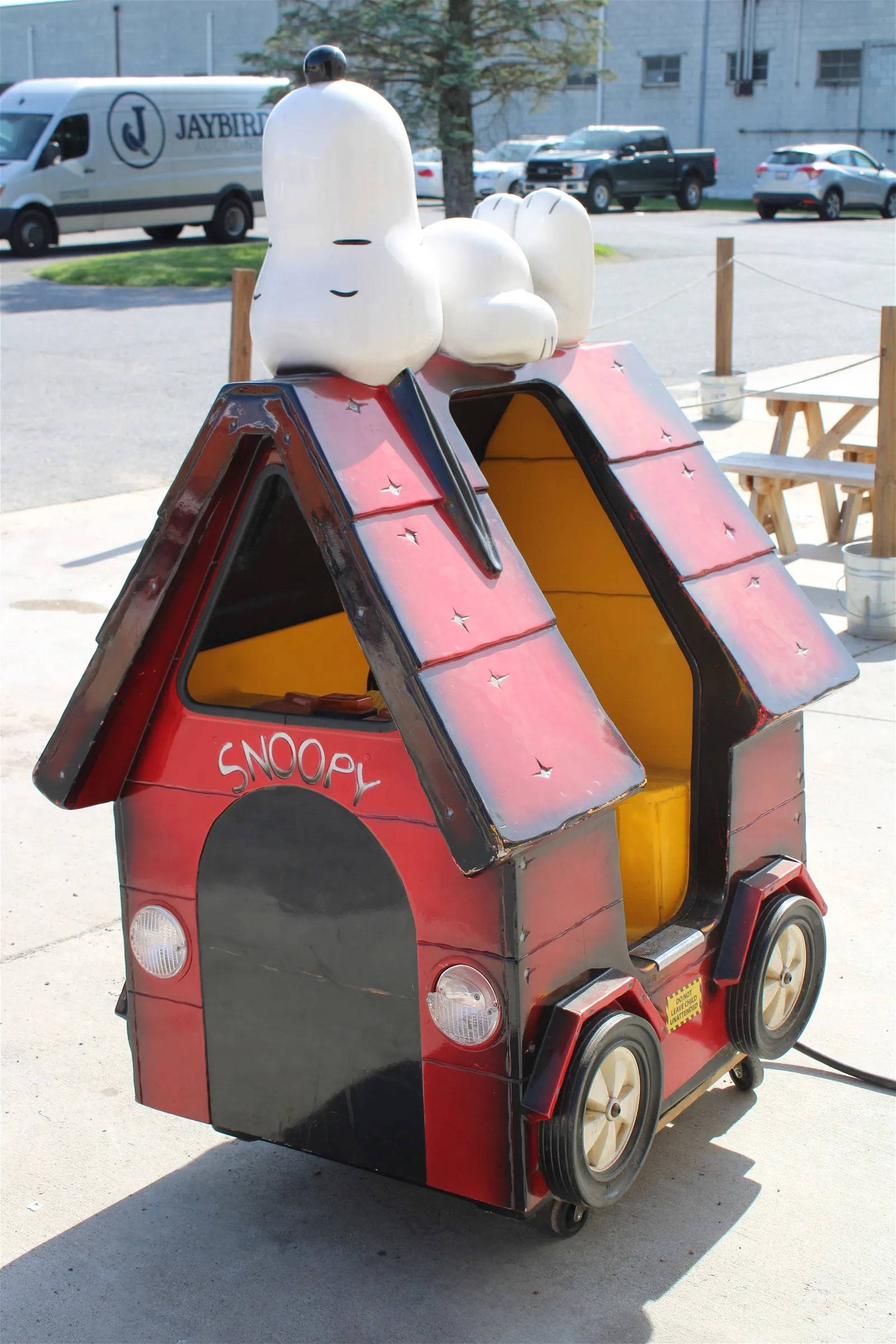 Peanuts Snoopy House Coin Operated Kiddie Ride Auction