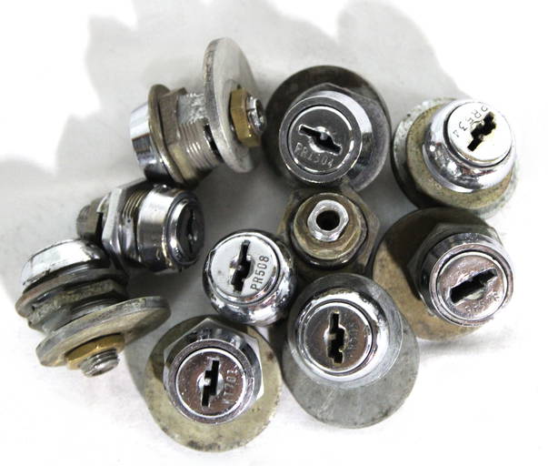 Soda Machine Locks Incl. Pr500 1300 & 200 Series & Rare Kt 701 Pepsi Lock