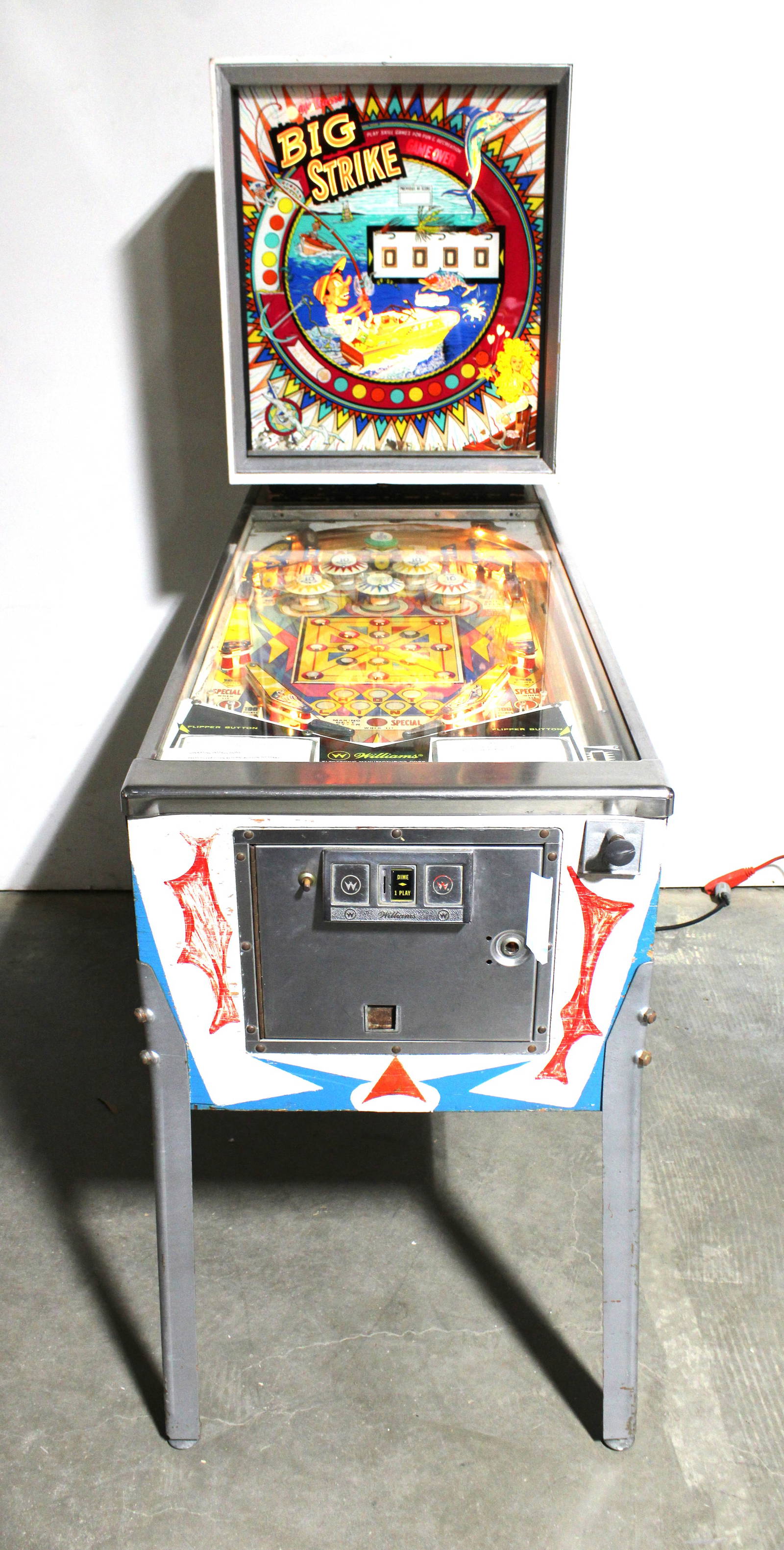 Williams Big Strike Pinball Machine Auction