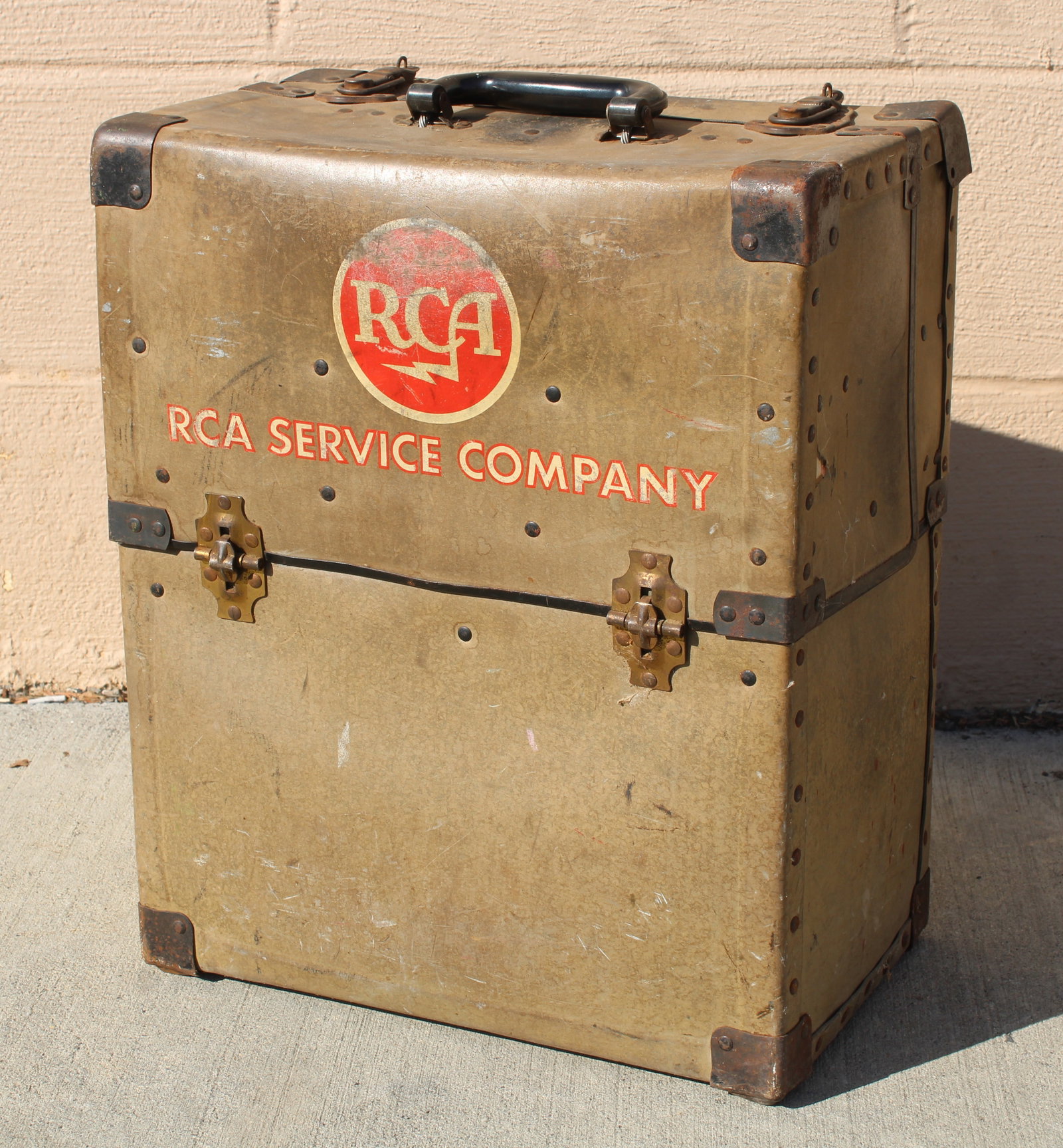 Rca Repairman Case With Tubes