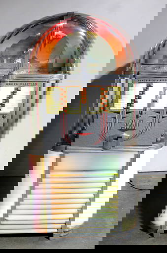 Ami Model C Jukebox With Records