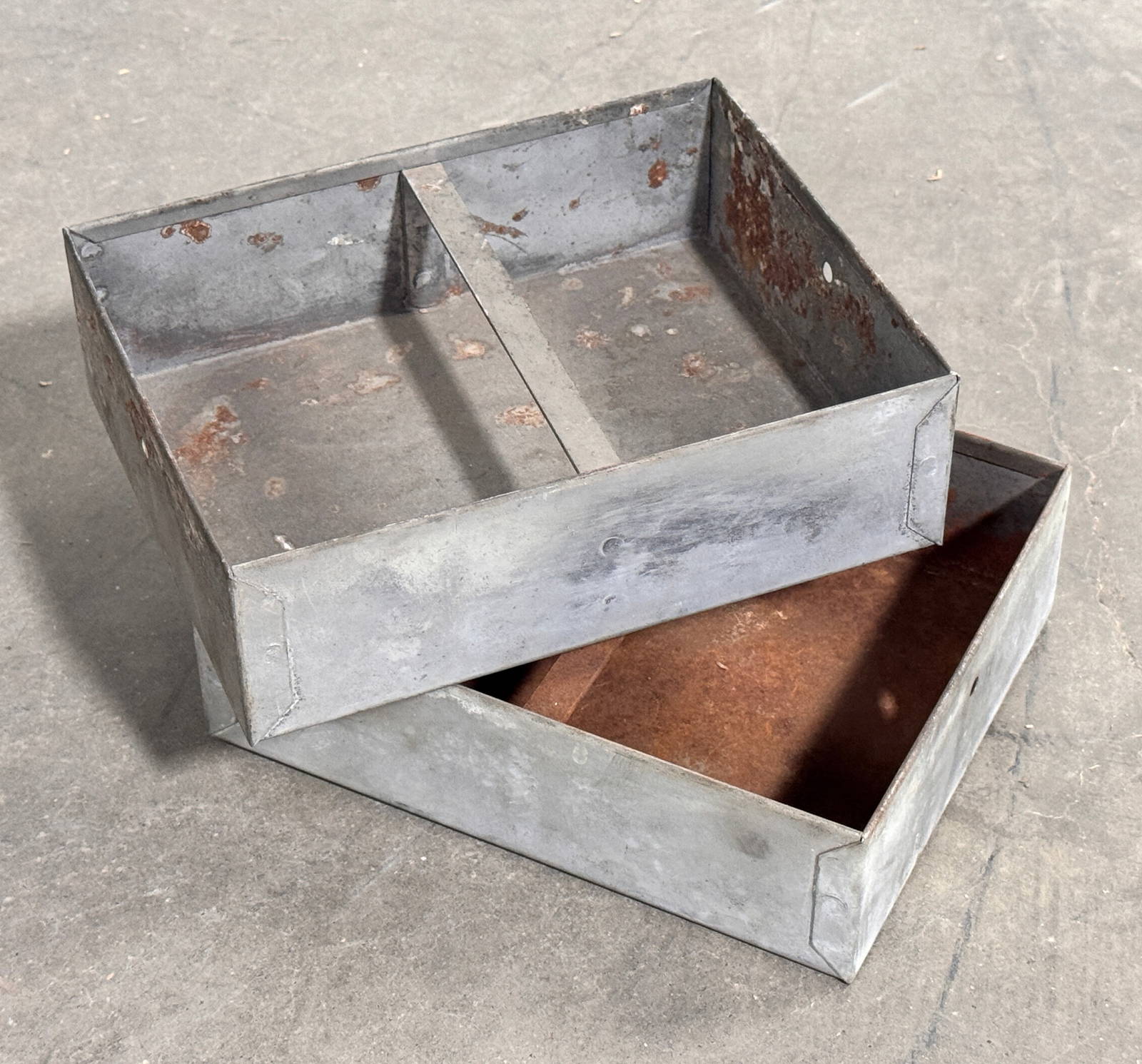 Woodrail Pinball / Early Arcade Coin Boxes Auction