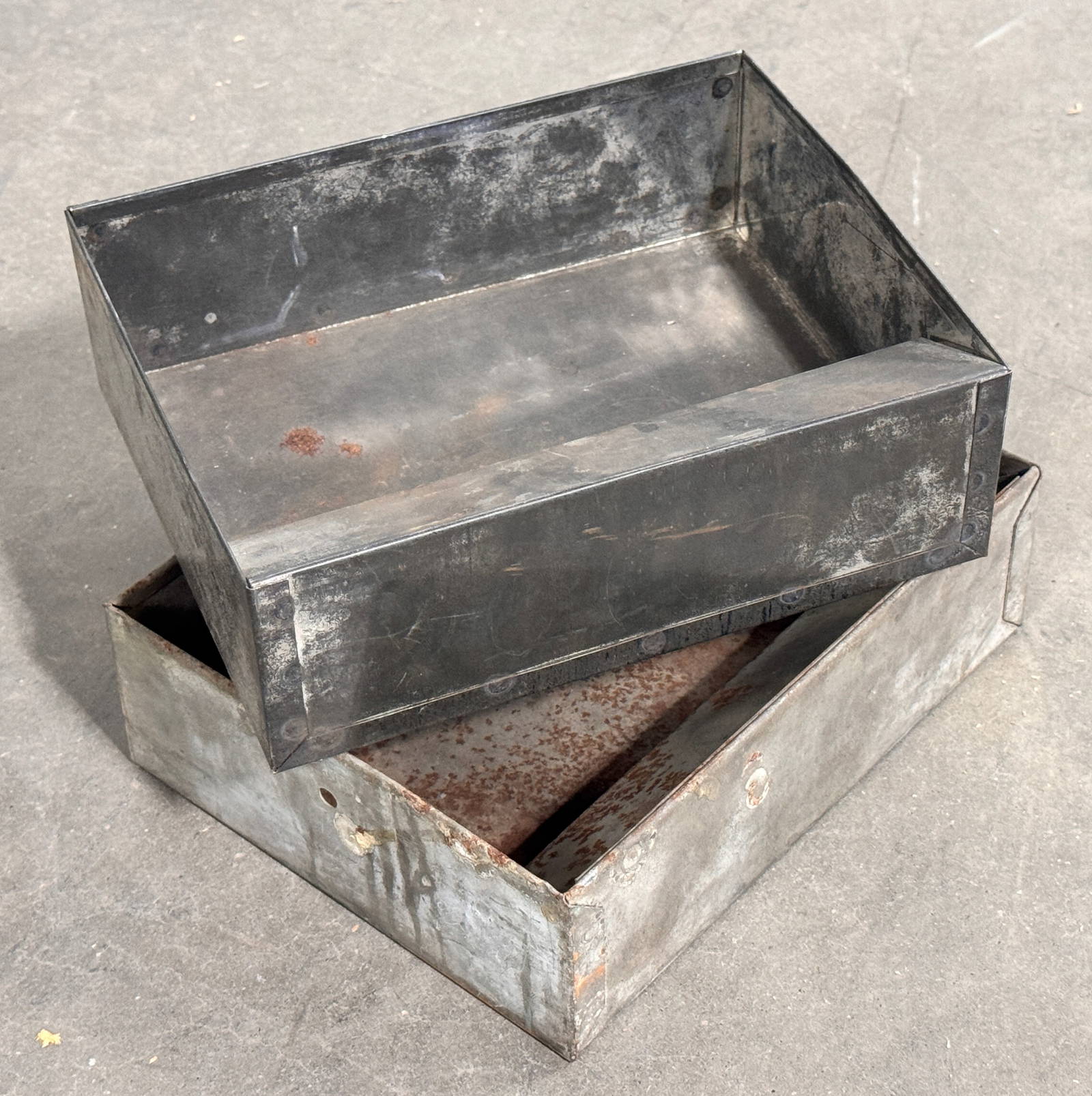 Woodrail Pinball / Early Arcade Coin Boxes Auction