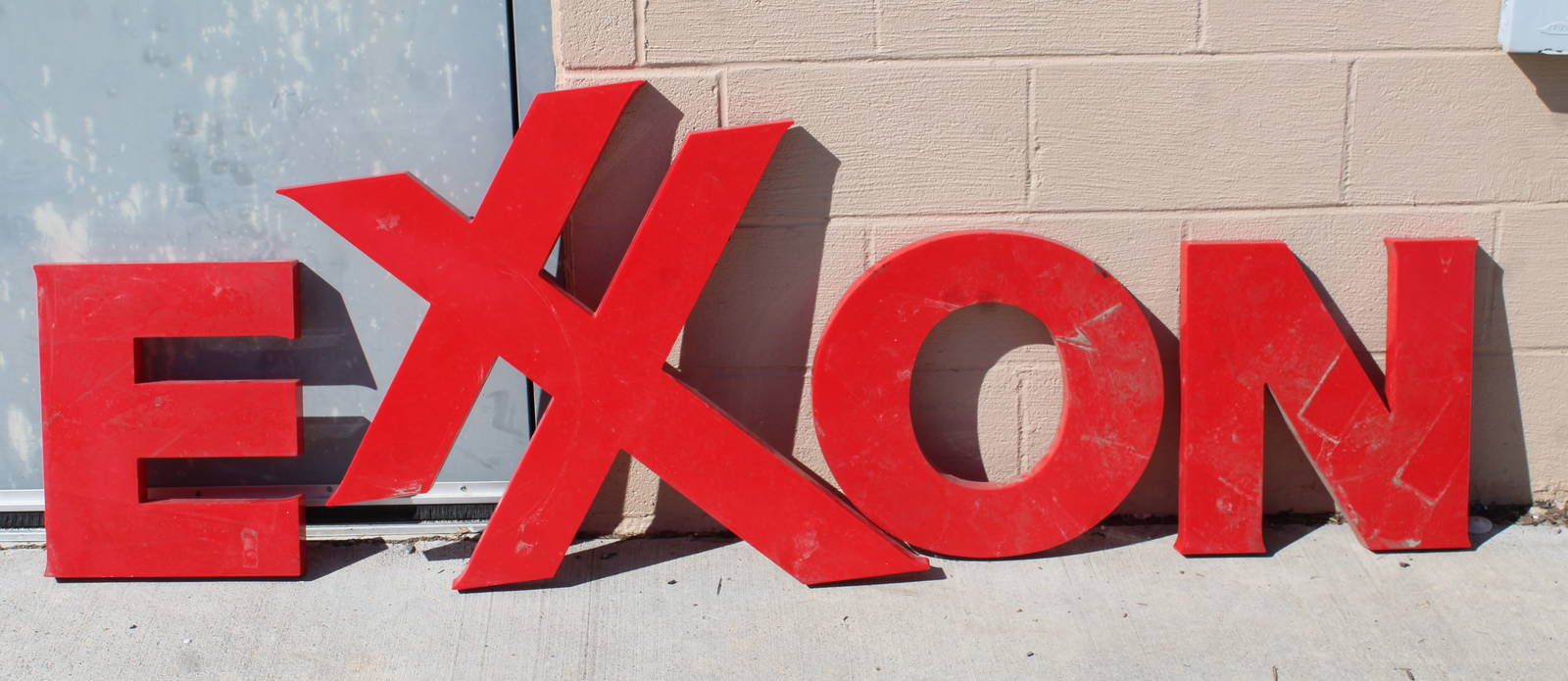 Exxon Gas Station Letters - May 29, 2025 | Jaybird Auctions In Md