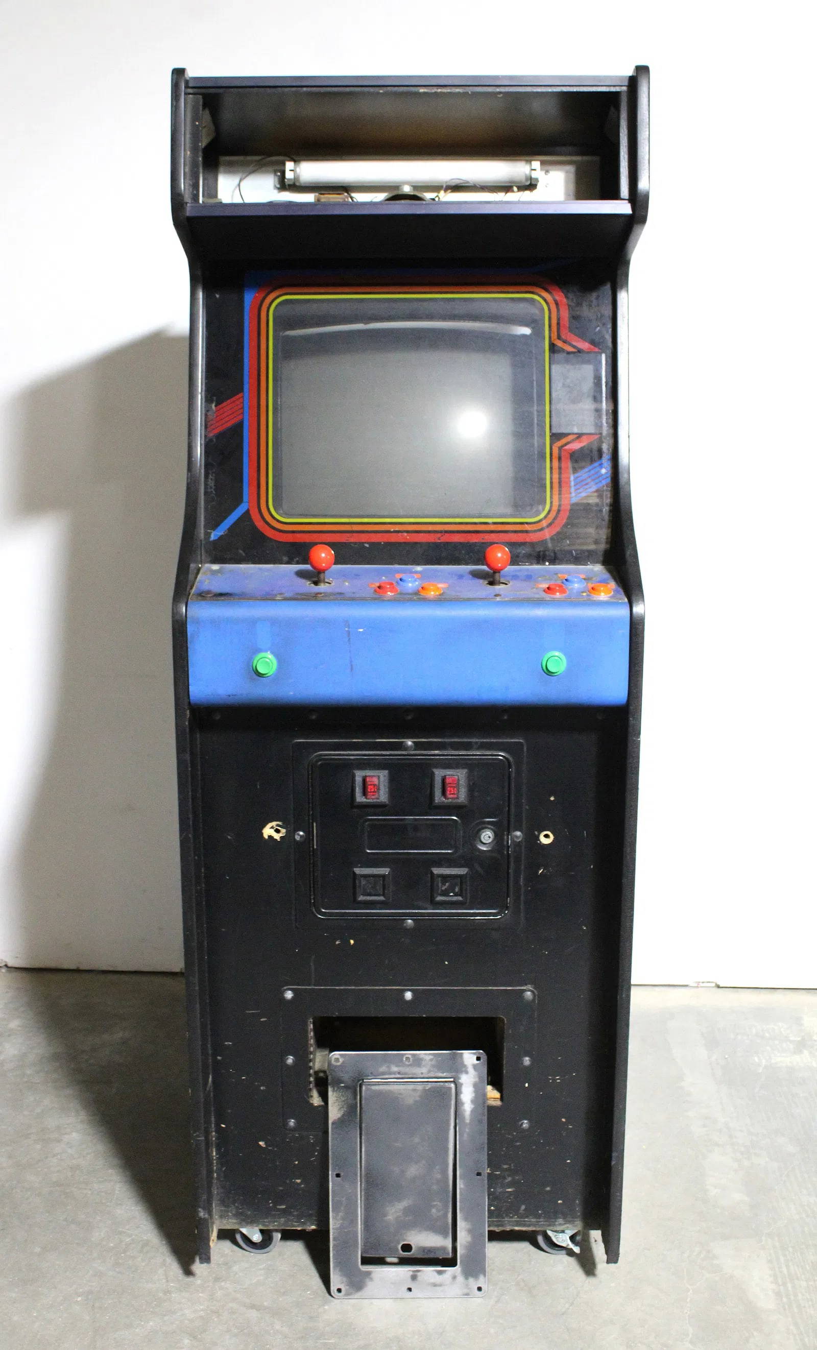 Robotron Arcade Game Cabinet - May 29, 2025 | Jaybird Auctions In Md