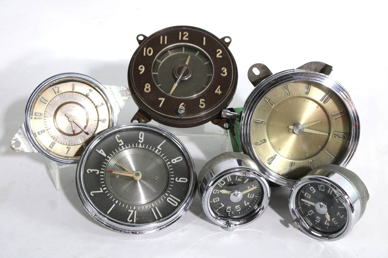 Auto Dash Clocks, 1940s-50s, Lot 2 Auction