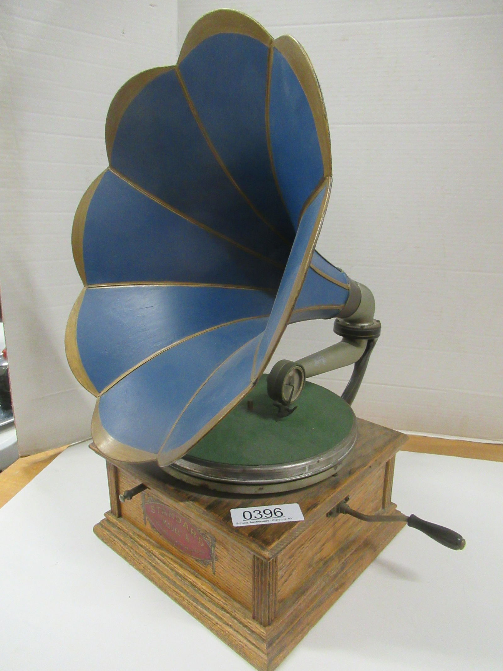 Standard Talking Machine Model - May 09, 2020 | Schultz Auctioneers in NY