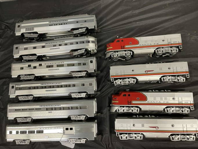 Lionel Trains Group Of 10 Santa Fe Engines & Cars