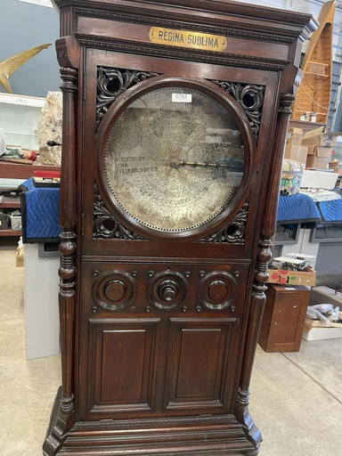 Regina Floor Model Music Box W/ 20" Discs