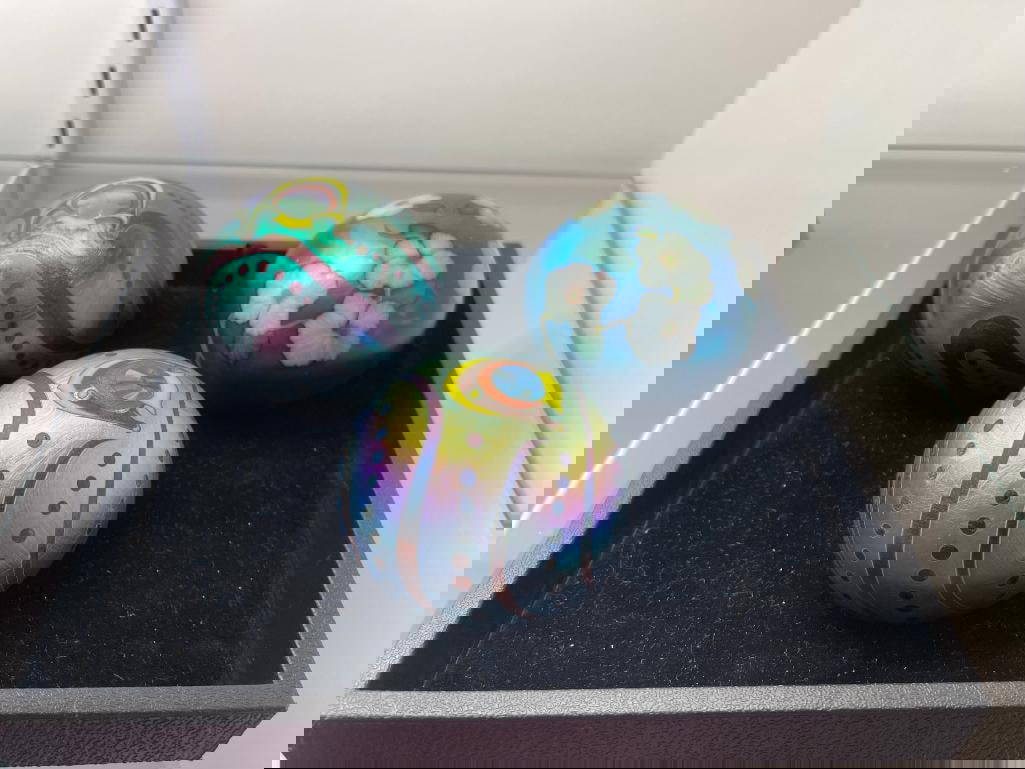 Lundberg Studios Paperweights Auction