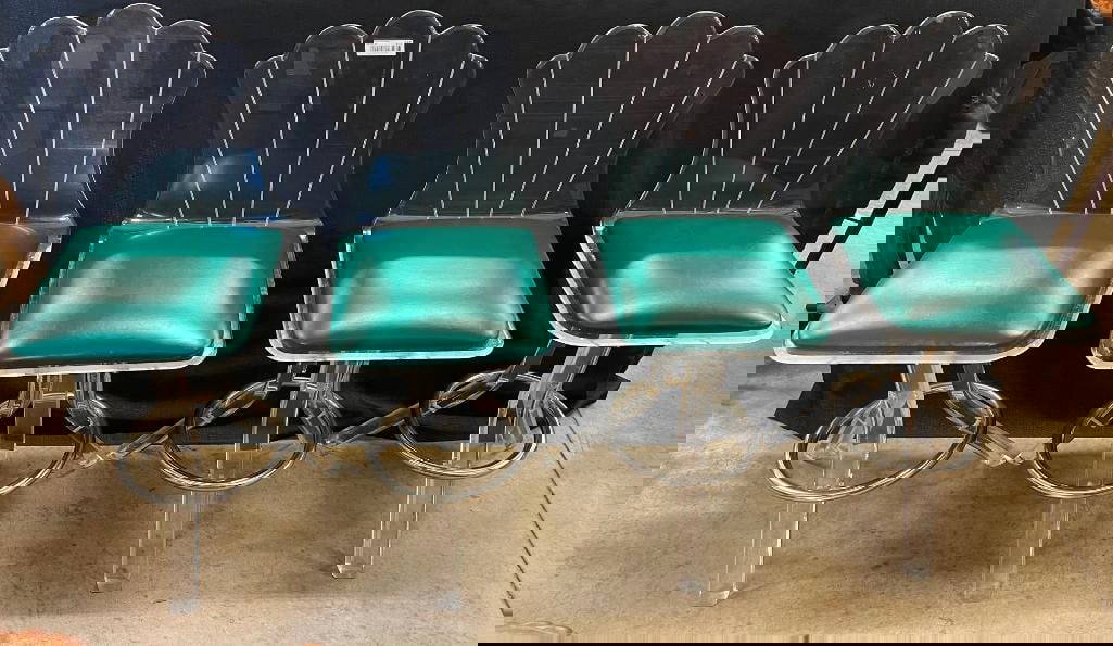 Group Of 4 Lucite Scallop Swivel Bar Stools Auction