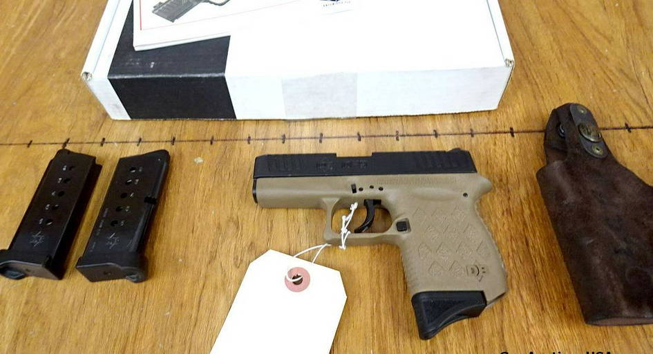 Diamondback Firearms Db9 9mm Semi Auto Pistol. Excellent Condition. 2. ...