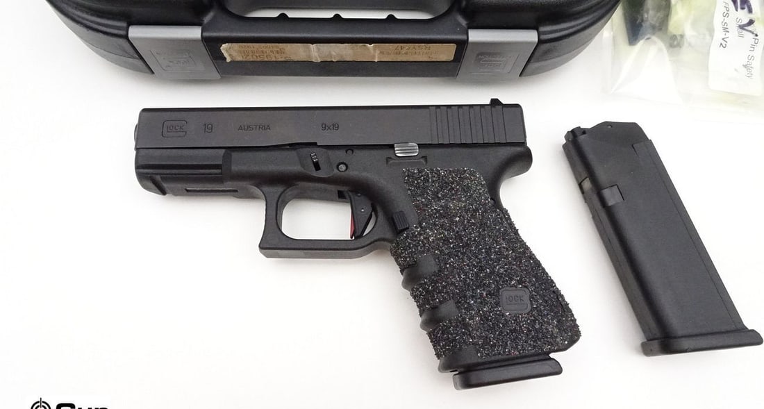 Glock 19 9x19 Semi Auto Gen 4 Pistol. Excellent. 4" Barrel. Shiny Bore ...