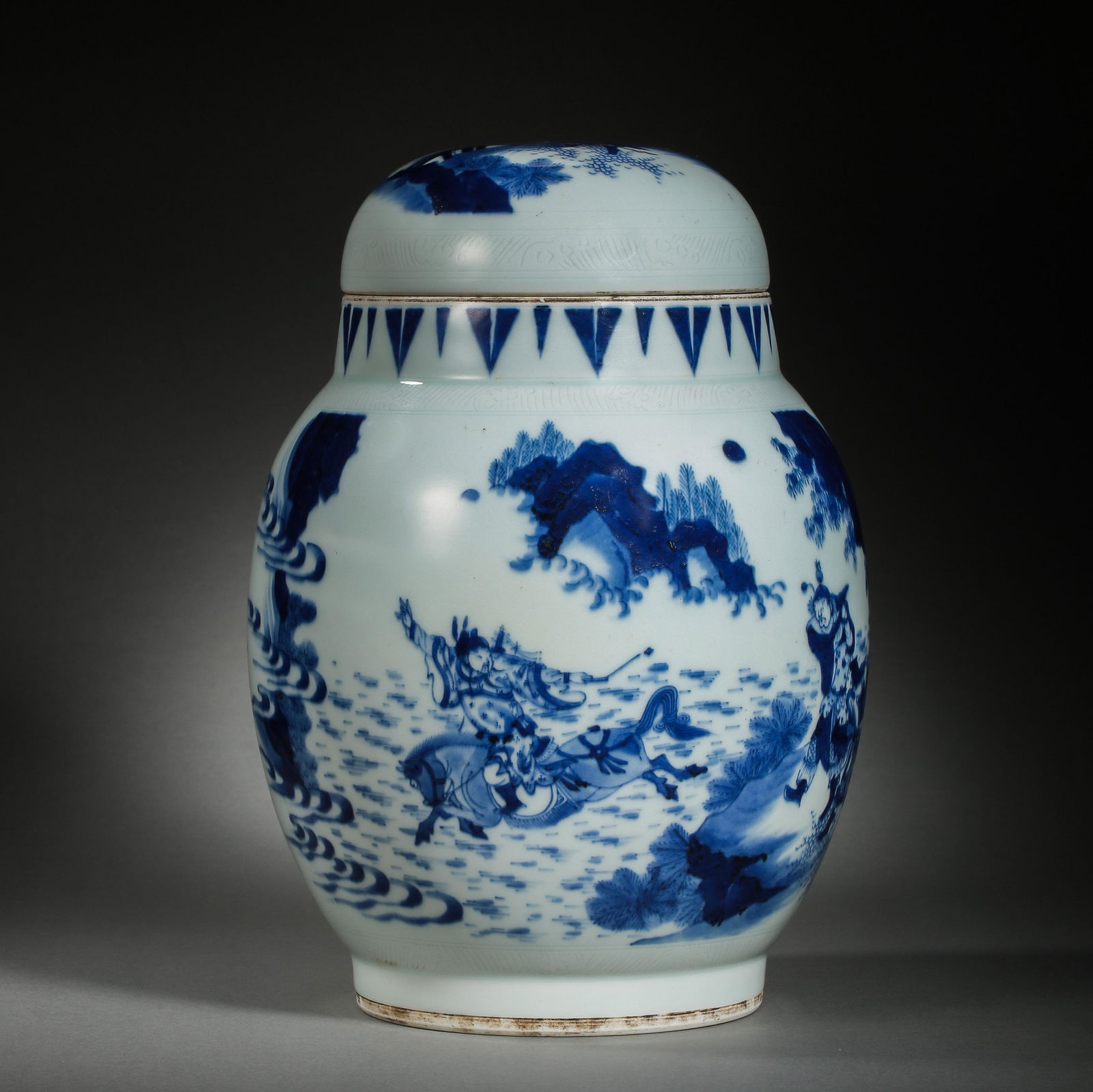 Chinese Ming Dynasty Blue And White Pot